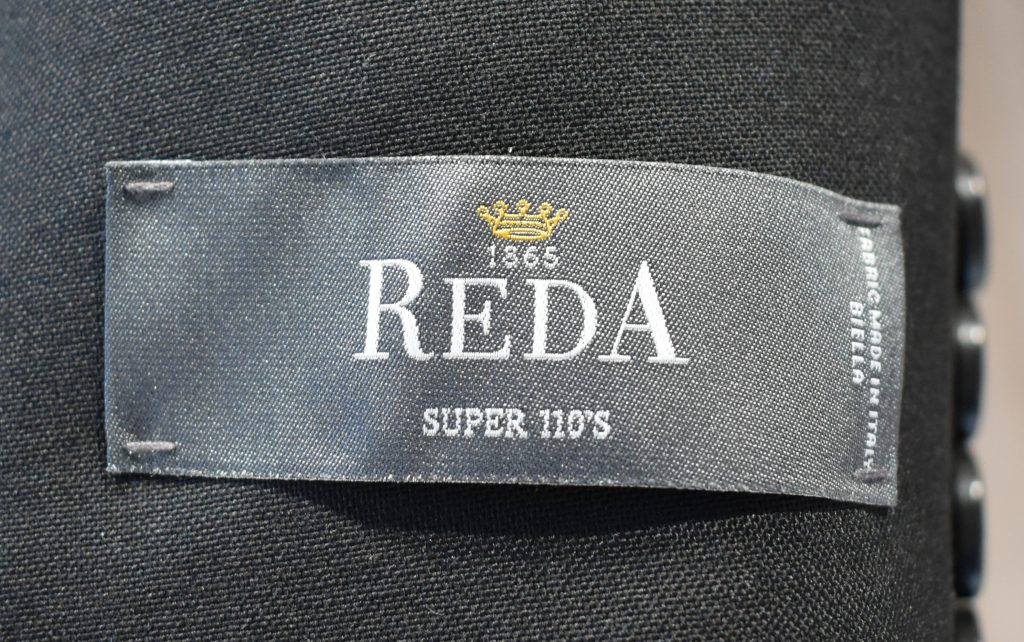 様々なシーンで着回せる。人気の『 REDA スリーピーススーツ』 | トピックス